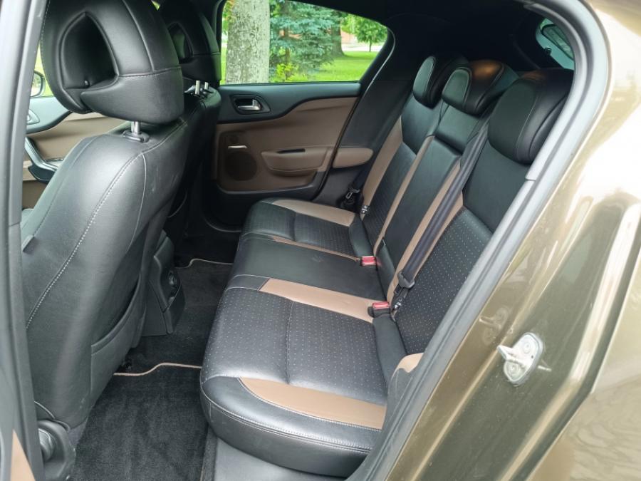 Brown Citroen DS 2011 in Riga, with an engine capacity of 2.00 L and mileage of 202 thousand km for 4390 €, photo 9 on AUTOMOTO.COM.LV