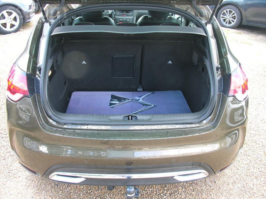Brown Citroen DS 2011 in Riga, with an engine capacity of 1.60 L and mileage of 91 thousand km for 5450 €, photo 6 on AUTOMOTO.COM.LV
