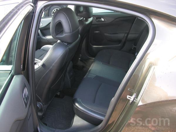Brown Citroen DS 2011 in Riga, with an engine capacity of 1.60 L and mileage of 91 thousand km for 5450 €, photo 8 on AUTOMOTO.COM.LV
