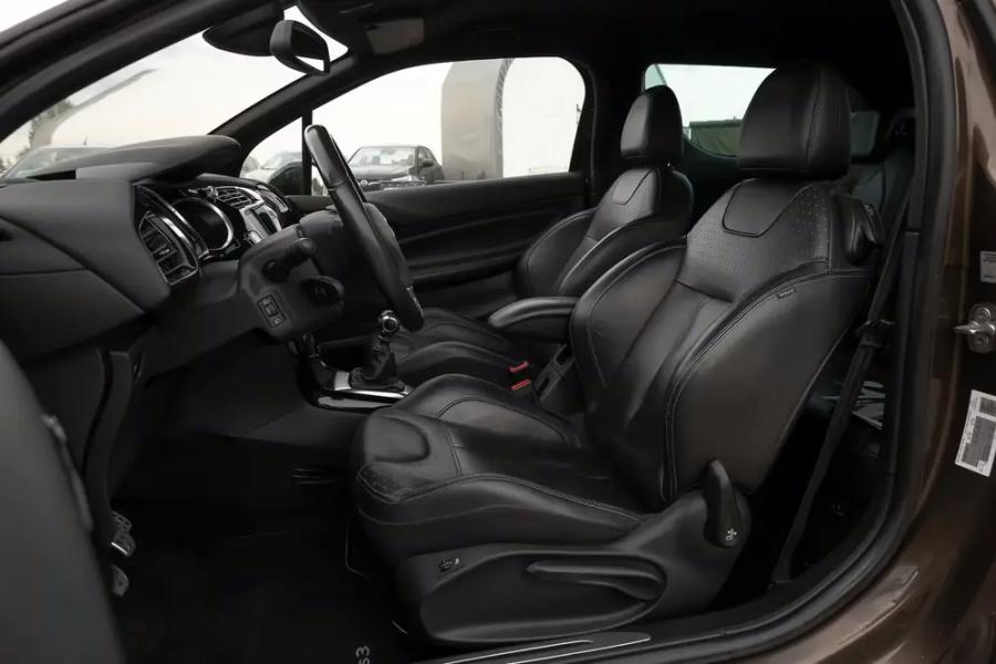 Brūns Citroen DS 2012 Jelgava, ar dzinēja tilpumu 1.60 L un nobraukumu 147 tūkst. km par 4400 €, foto 17 vietnē AUTOMOTO.COM.LV