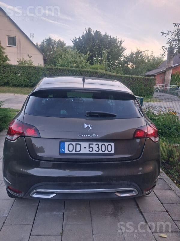 Brūns Citroen DS 2012 Talsi, ar dzinēja tilpumu 1.60 L un nobraukumu 239 tūkst. km par 5500 €, foto 4 vietnē AUTOMOTO.COM.LV