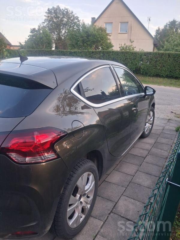 Brūns Citroen DS 2012 Talsi, ar dzinēja tilpumu 1.60 L un nobraukumu 239 tūkst. km par 5500 €, foto 5 vietnē AUTOMOTO.COM.LV