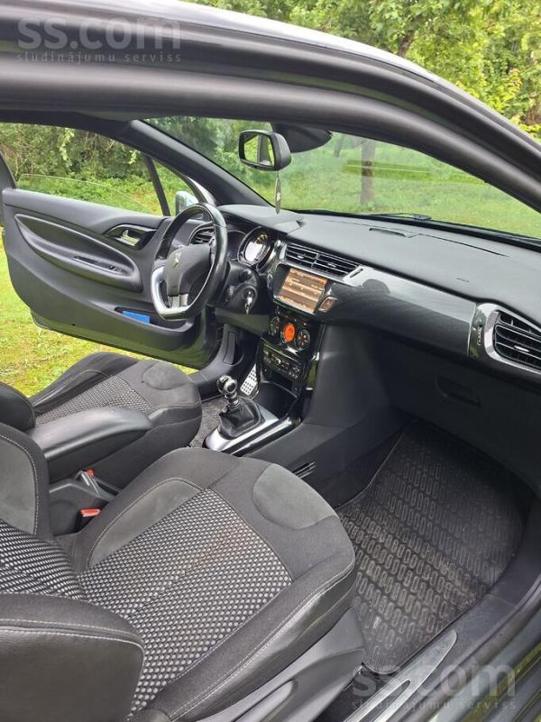 Zaļš Citroen DS 2010 Bauska, ar dzinēja tilpumu 1.60 L un nobraukumu 211 tūkst. km par 3000 €, foto 8 vietnē AUTOMOTO.COM.LV