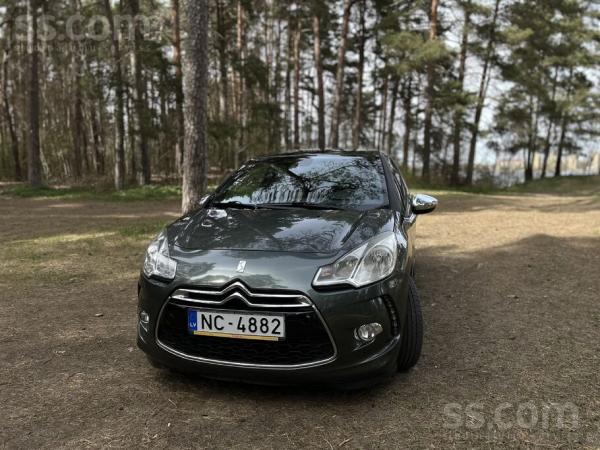 Green Citroen DS 2011 in Riga, with an engine capacity of 1.60 L and mileage of 237 thousand km for 4000 €, photo 1 on AUTOMOTO.COM.LV