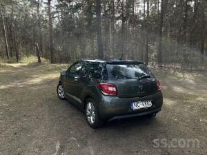 Zaļš Citroen DS 2011 Rīga, ar dzinēja tilpumu 1.60 L un nobraukumu 237 tūkst. km par 4000 €, foto 8 vietnē AUTOMOTO.COM.LV
