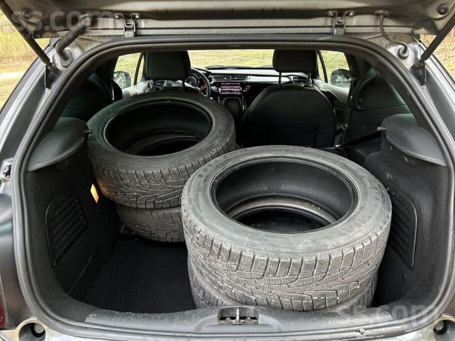 Zaļš Citroen DS 2011 Rīga, ar dzinēja tilpumu 1.60 L un nobraukumu 237 tūkst. km par 4000 €, foto 17 vietnē AUTOMOTO.COM.LV