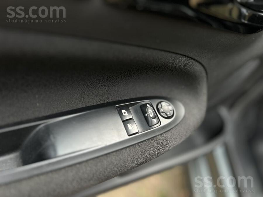 Zaļš Citroen DS 2011 Rīga, ar dzinēja tilpumu 1.60 L un nobraukumu 237 tūkst. km par 4000 €, foto 22 vietnē AUTOMOTO.COM.LV