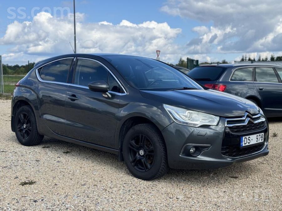 Pelēks Citroen DS 2011 Valmiera, ar dzinēja tilpumu 1.60 L un nobraukumu 294 tūkst. km par 4990 €, foto 5 vietnē AUTOMOTO.COM.LV