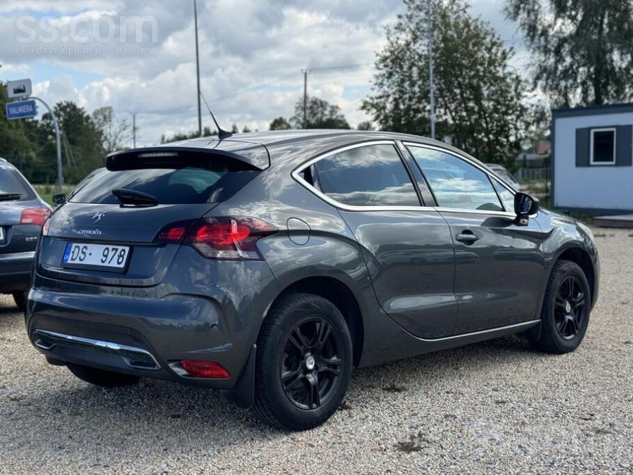 Pelēks Citroen DS 2011 Valmiera, ar dzinēja tilpumu 1.60 L un nobraukumu 294 tūkst. km par 4990 €, foto 7 vietnē AUTOMOTO.COM.LV