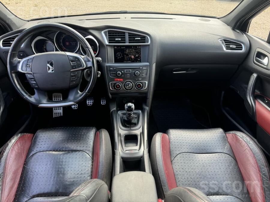 Pelēks Citroen DS 2011 Valmiera, ar dzinēja tilpumu 1.60 L un nobraukumu 294 tūkst. km par 4990 €, foto 14 vietnē AUTOMOTO.COM.LV