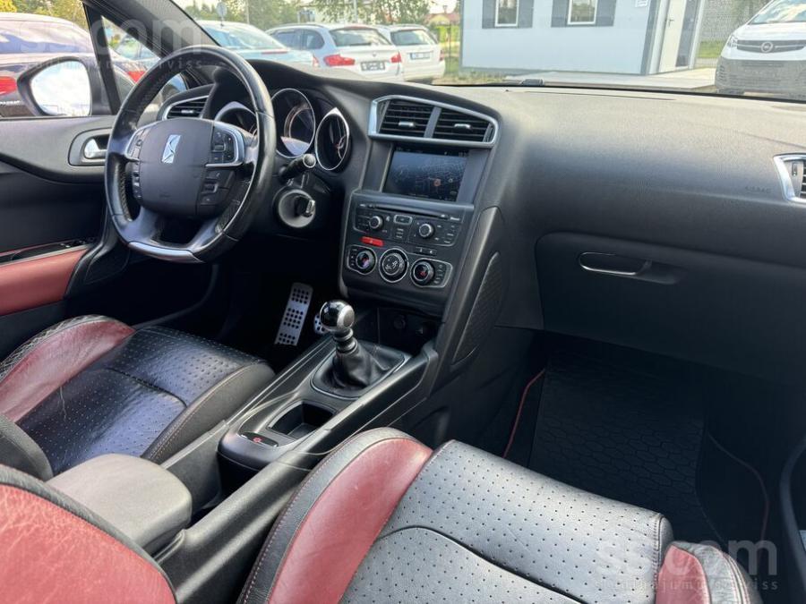 Pelēks Citroen DS 2011 Valmiera, ar dzinēja tilpumu 1.60 L un nobraukumu 294 tūkst. km par 4990 €, foto 15 vietnē AUTOMOTO.COM.LV