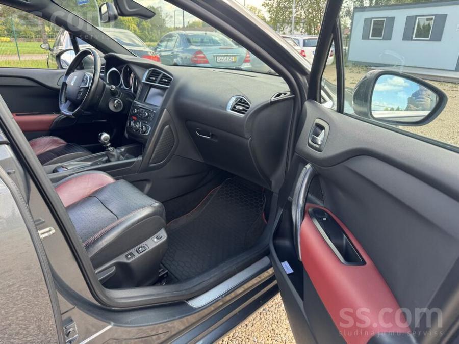 Pelēks Citroen DS 2011 Valmiera, ar dzinēja tilpumu 1.60 L un nobraukumu 294 tūkst. km par 4990 €, foto 16 vietnē AUTOMOTO.COM.LV