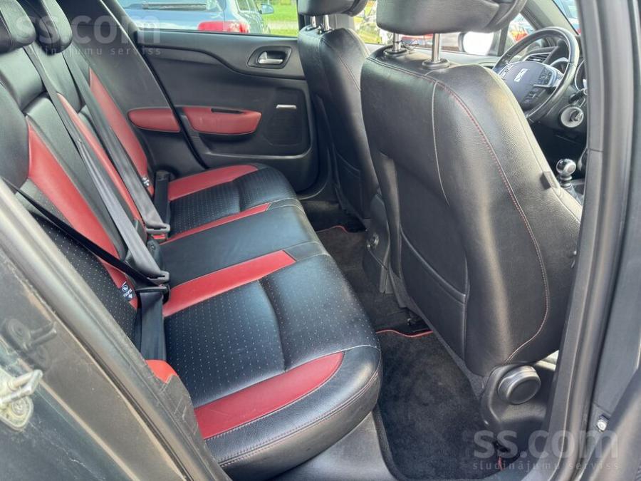 Pelēks Citroen DS 2011 Valmiera, ar dzinēja tilpumu 1.60 L un nobraukumu 294 tūkst. km par 4990 €, foto 18 vietnē AUTOMOTO.COM.LV
