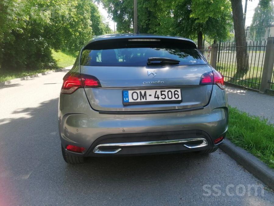 Pelēks Citroen DS 2012 Daugavpils, ar dzinēja tilpumu 2.00 L un nobraukumu 186 tūkst. km par 5450 €, foto 4 vietnē AUTOMOTO.COM.LV