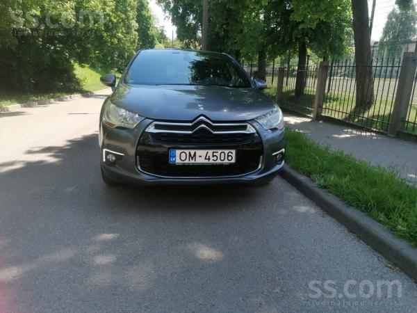 Grey Citroen DS 2012 in Daugavpils, with an engine capacity of 2.00 L and mileage of 186 thousand km for 5450 €, photo 9 on AUTOMOTO.COM.LV