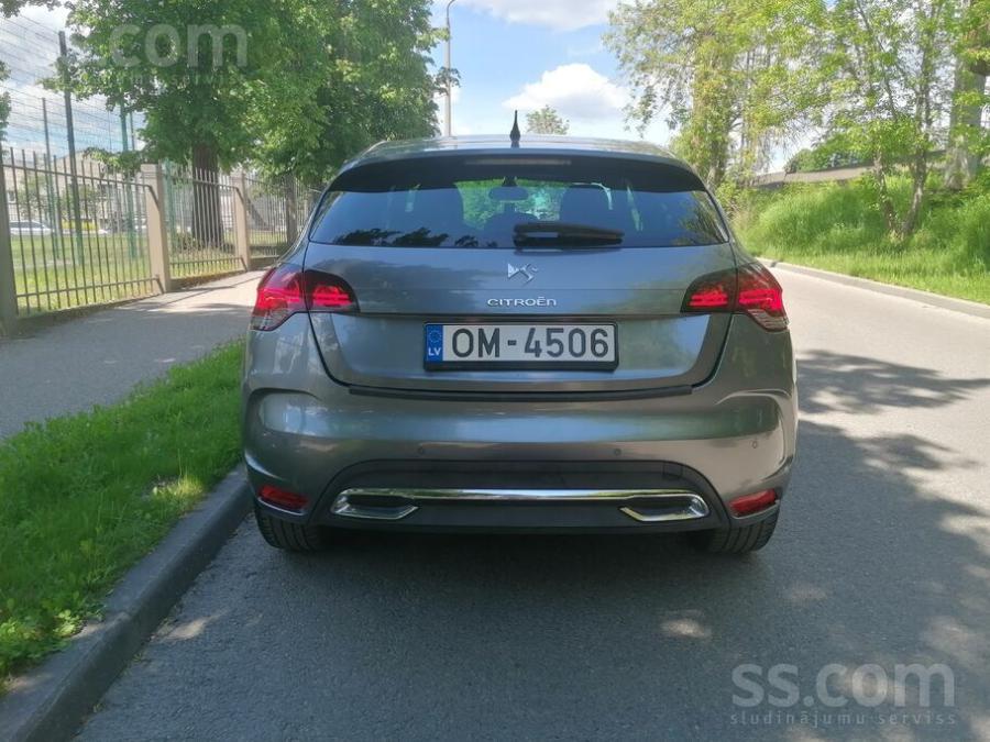 Pelēks Citroen DS 2012 Daugavpils, ar dzinēja tilpumu 2.00 L un nobraukumu 186 tūkst. km par 5450 €, foto 15 vietnē AUTOMOTO.COM.LV