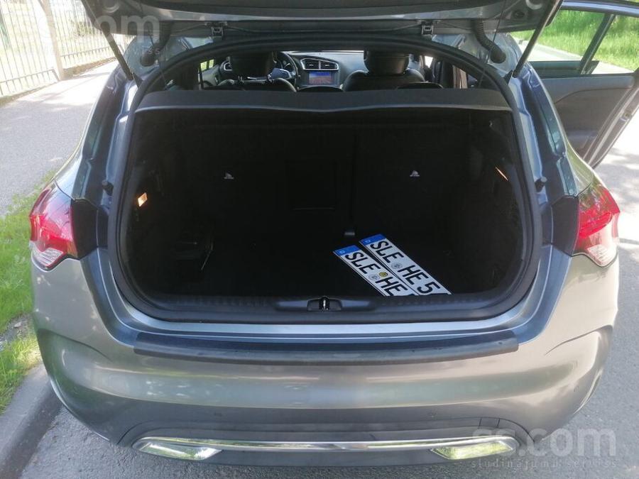Pelēks Citroen DS 2012 Daugavpils, ar dzinēja tilpumu 2.00 L un nobraukumu 186 tūkst. km par 5450 €, foto 26 vietnē AUTOMOTO.COM.LV