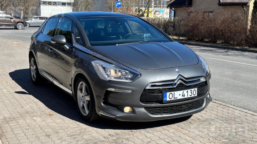 Pelēks Citroen DS 2012 Jelgava, ar dzinēja tilpumu 2.00 L un nobraukumu 310 tūkst. km par 4600 €, foto 1 vietnē AUTOMOTO.COM.LV