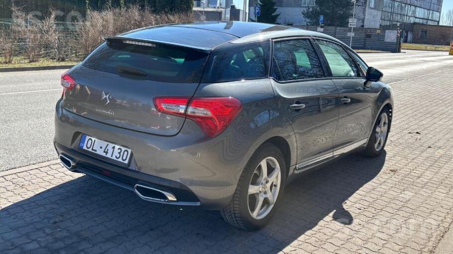 Pelēks Citroen DS 2012 Jelgava, ar dzinēja tilpumu 2.00 L un nobraukumu 310 tūkst. km par 4600 €, foto 5 vietnē AUTOMOTO.COM.LV