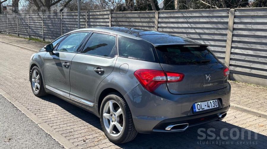 Pelēks Citroen DS 2012 Jelgava, ar dzinēja tilpumu 2.00 L un nobraukumu 310 tūkst. km par 4600 €, foto 6 vietnē AUTOMOTO.COM.LV