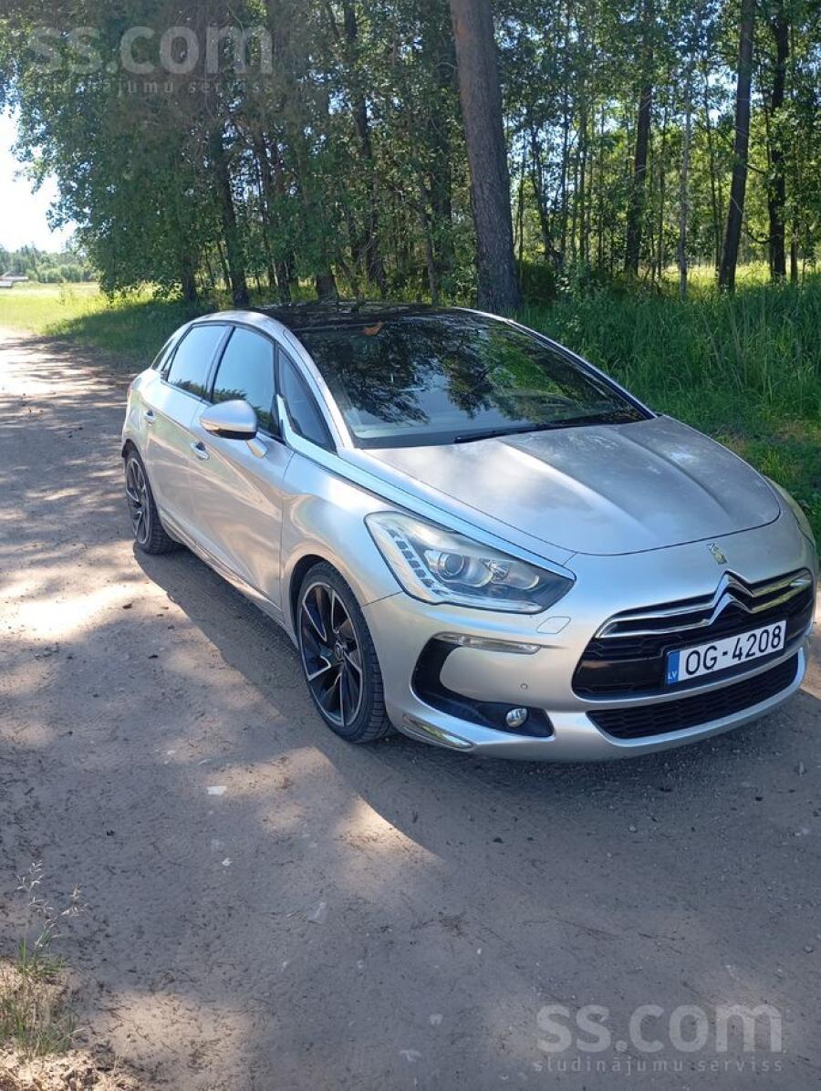 Grey Citroen DS 2012 in Jelgava, with an engine capacity of 2.00 L and mileage of 322 thousand km for 5400 €, photo 1 on AUTOMOTO.COM.LV