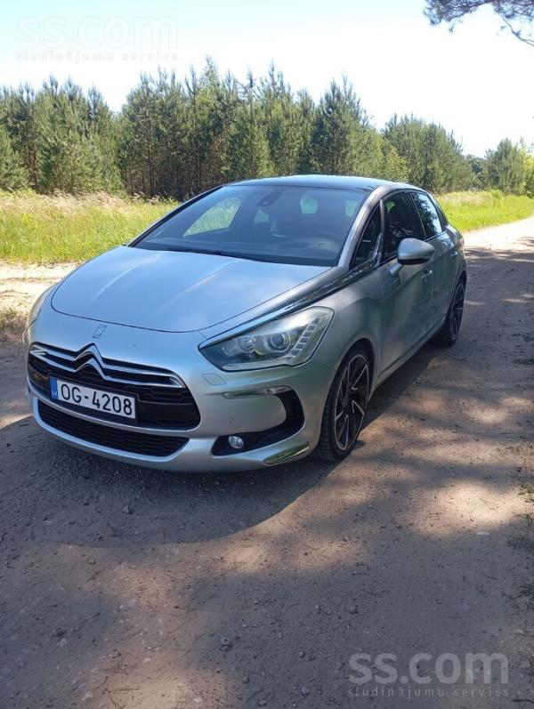 Pelēks Citroen DS 2012 Jelgava, ar dzinēja tilpumu 2.00 L un nobraukumu 322 tūkst. km par 5400 €, foto 2 vietnē AUTOMOTO.COM.LV