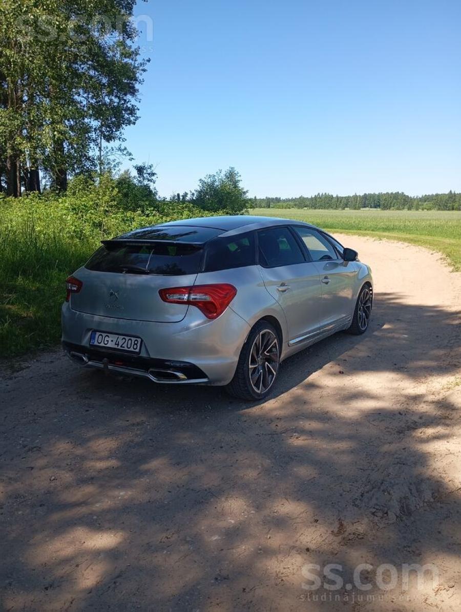 Grey Citroen DS 2012 in Jelgava, with an engine capacity of 2.00 L and mileage of 322 thousand km for 5400 €, photo 5 on AUTOMOTO.COM.LV