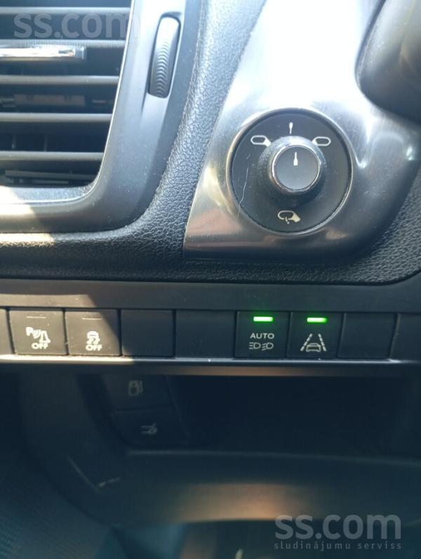 Pelēks Citroen DS 2012 Jelgava, ar dzinēja tilpumu 2.00 L un nobraukumu 322 tūkst. km par 5400 €, foto 8 vietnē AUTOMOTO.COM.LV