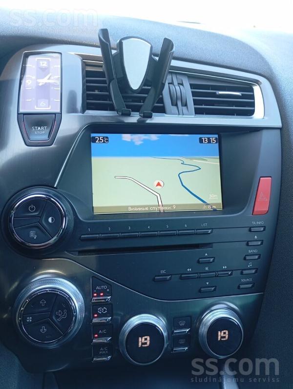 Pelēks Citroen DS 2012 Jelgava, ar dzinēja tilpumu 2.00 L un nobraukumu 322 tūkst. km par 5400 €, foto 9 vietnē AUTOMOTO.COM.LV