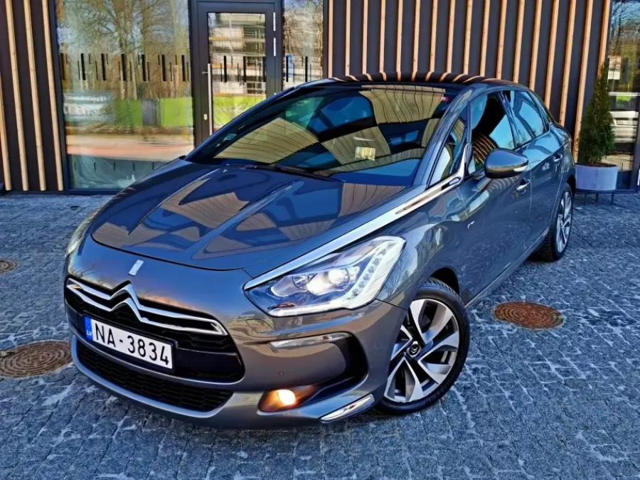 Grey Citroen DS 2012 in Riga, with an engine capacity of 2.00 L and mileage of 230 thousand km for 9590 €, photo 1 on AUTOMOTO.COM.LV