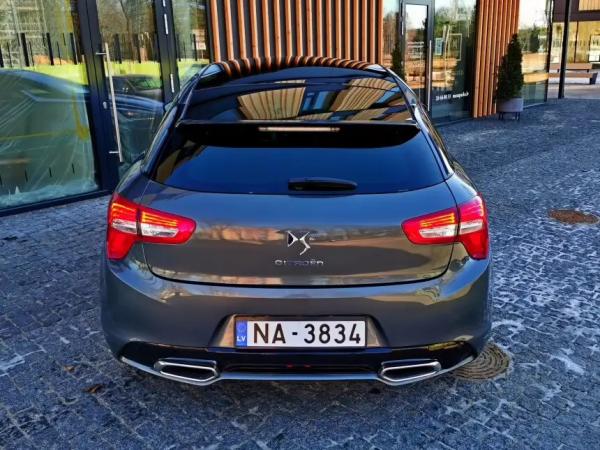Pelēks Citroen DS 2012 Rīga, ar dzinēja tilpumu 2.00 L un nobraukumu 230 tūkst. km par 9590 €, foto 5 vietnē AUTOMOTO.COM.LV