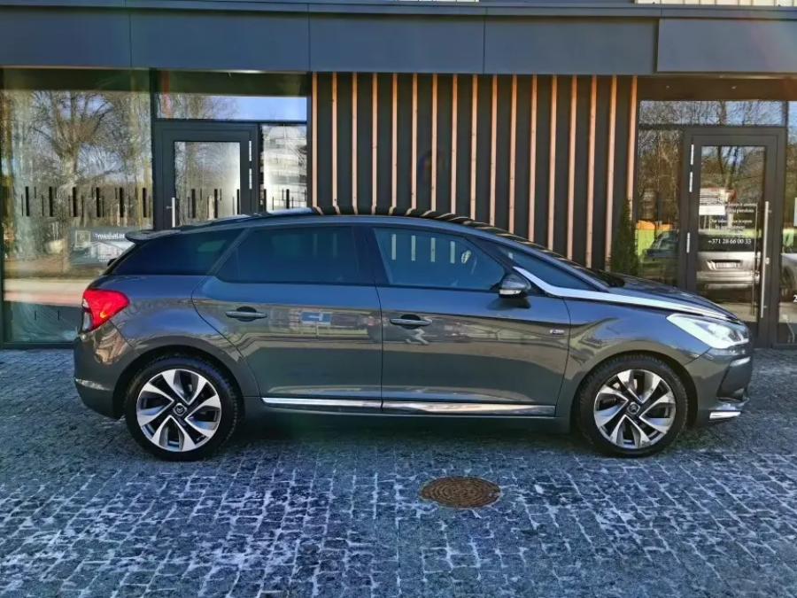 Grey Citroen DS 2012 in Riga, with an engine capacity of 2.00 L and mileage of 230 thousand km for 9590 €, photo 8 on AUTOMOTO.COM.LV