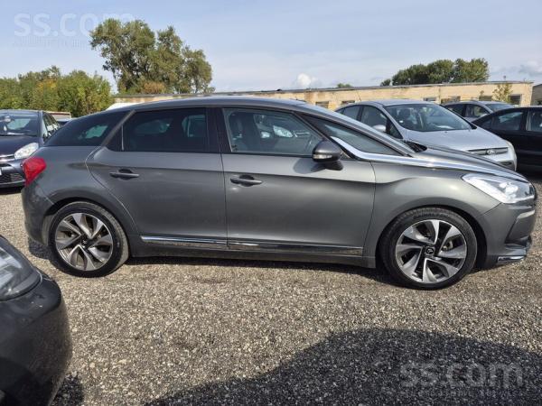 Pelēks Citroen DS 2012 Daugavpils, ar dzinēja tilpumu 2.00 L un nobraukumu 0 tūkst. km par 5250 €, foto 9 vietnē AUTOMOTO.COM.LV