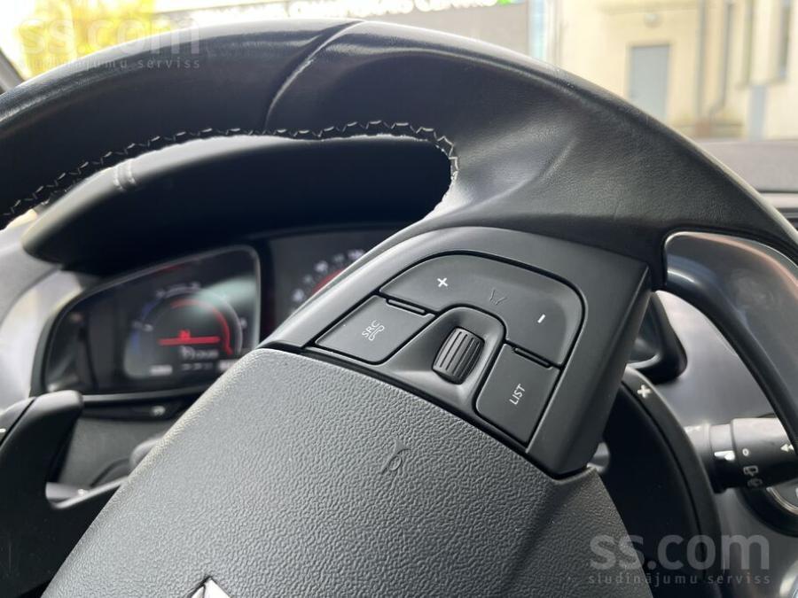 Pelēks Citroen DS 2013 Jelgava, ar dzinēja tilpumu 2.00 L un nobraukumu 202 tūkst. km par 5990 €, foto 21 vietnē AUTOMOTO.COM.LV