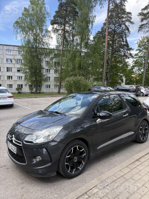 Pelēks Citroen DS 2013 Ogre, ar dzinēja tilpumu 1.20 L un nobraukumu 172 tūkst. km par 4700 €, foto 3 vietnē AUTOMOTO.COM.LV