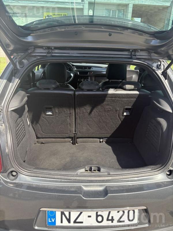 Pelēks Citroen DS 2013 Ogre, ar dzinēja tilpumu 1.20 L un nobraukumu 172 tūkst. km par 4700 €, foto 6 vietnē AUTOMOTO.COM.LV
