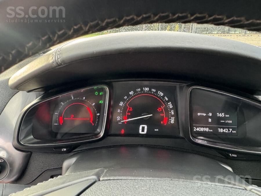 Pelēks Citroen DS 2013 Rīga, ar dzinēja tilpumu 2.00 L un nobraukumu 241 tūkst. km par 5500 €, foto 25 vietnē AUTOMOTO.COM.LV