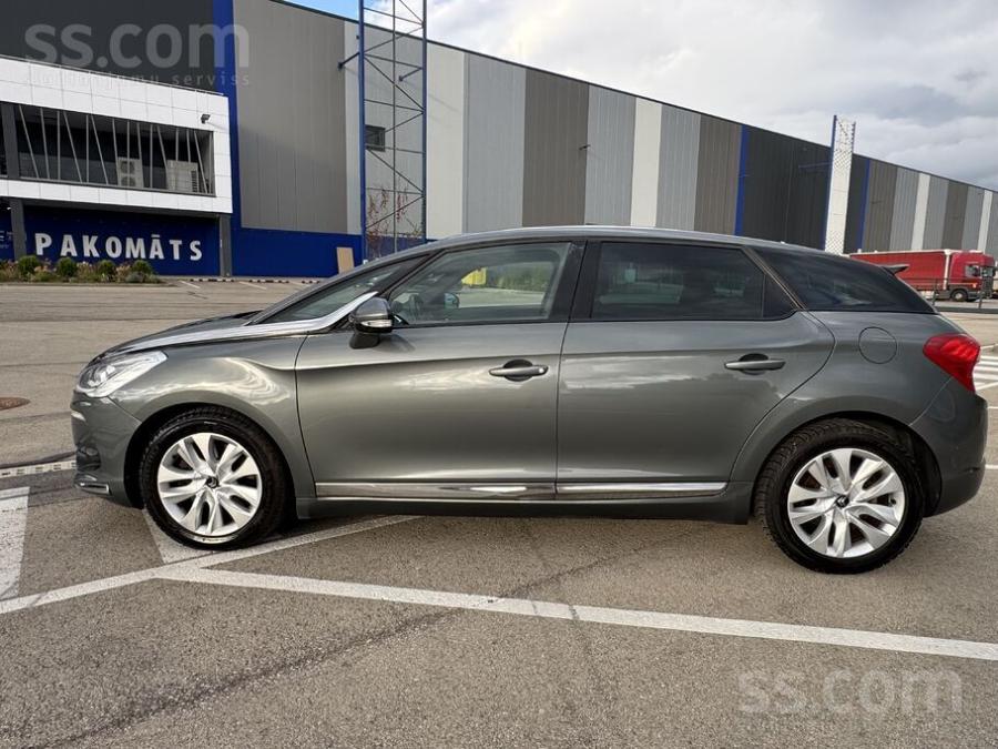 Pelēks Citroen DS 2013 Rīga, ar dzinēja tilpumu 2.00 L un nobraukumu 241 tūkst. km par 5500 €, foto 32 vietnē AUTOMOTO.COM.LV