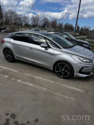 Pelēks Citroen DS 2014 Rīga, ar dzinēja tilpumu 2.00 L un nobraukumu 198 tūkst. km par 6000 €, foto  vietnē AUTOMOTO.COM.LV