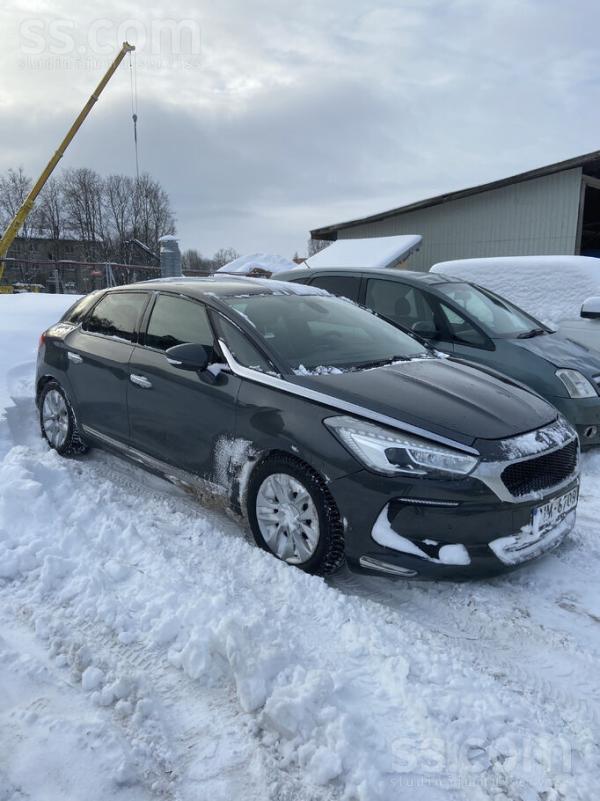Grey Citroen DS 2015 in Tukums, with an engine capacity of 2.00 L and mileage of 248 thousand km for 3900 €, photo 1 on AUTOMOTO.COM.LV