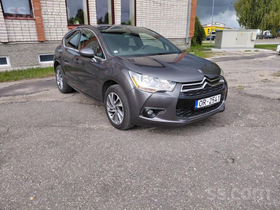 Pelēks Citroen DS 2015 Talsi, ar dzinēja tilpumu 1.60 L un nobraukumu 247 tūkst. km par 5990 €, foto 1 vietnē AUTOMOTO.COM.LV