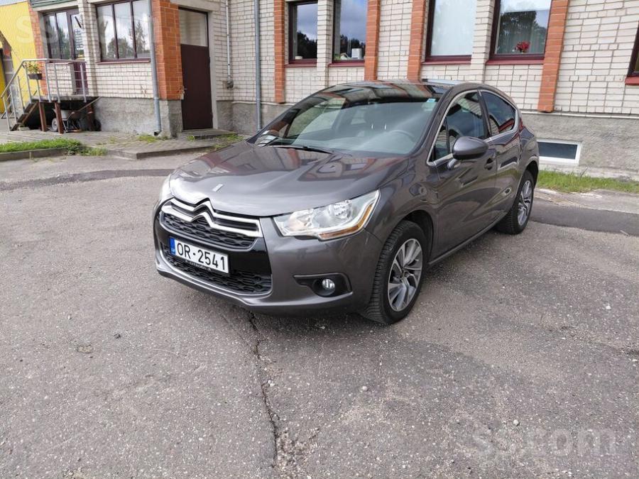 Pelēks Citroen DS 2015 Talsi, ar dzinēja tilpumu 1.60 L un nobraukumu 247 tūkst. km par 5990 €, foto 4 vietnē AUTOMOTO.COM.LV