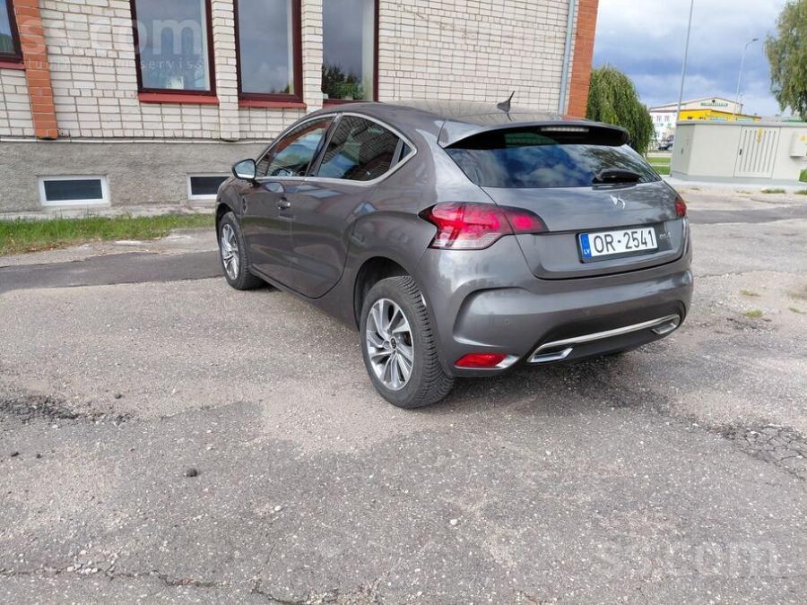 Pelēks Citroen DS 2015 Talsi, ar dzinēja tilpumu 1.60 L un nobraukumu 247 tūkst. km par 5990 €, foto 5 vietnē AUTOMOTO.COM.LV