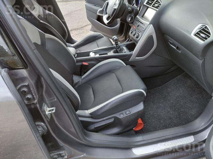Pelēks Citroen DS 2015 Talsi, ar dzinēja tilpumu 1.60 L un nobraukumu 247 tūkst. km par 5990 €, foto 8 vietnē AUTOMOTO.COM.LV