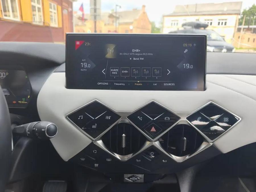 Pelēks Citroen DS 2019 Jelgava, ar dzinēja tilpumu 1.20 L un nobraukumu 135 tūkst. km par 11990 €, foto 19 vietnē AUTOMOTO.COM.LV