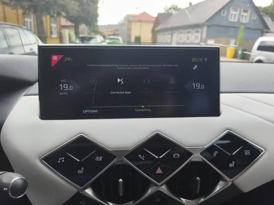 Pelēks Citroen DS 2019 Jelgava, ar dzinēja tilpumu 1.20 L un nobraukumu 135 tūkst. km par 11990 €, foto 21 vietnē AUTOMOTO.COM.LV