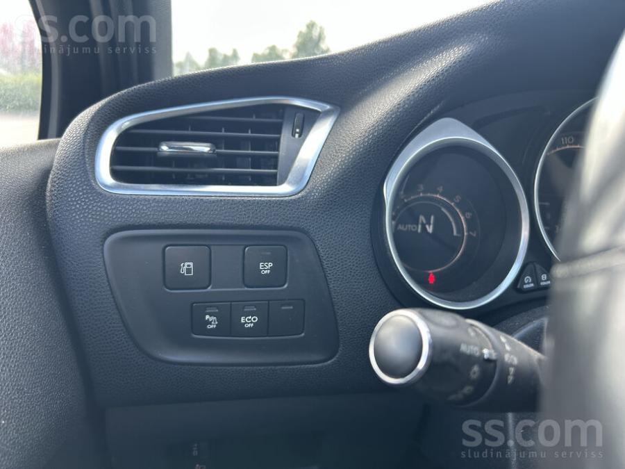 Pelēks Citroen DS 2013 Rīga, ar dzinēja tilpumu 1.60 L un nobraukumu 154 tūkst. km par 6370 €, foto 13 vietnē AUTOMOTO.COM.LV