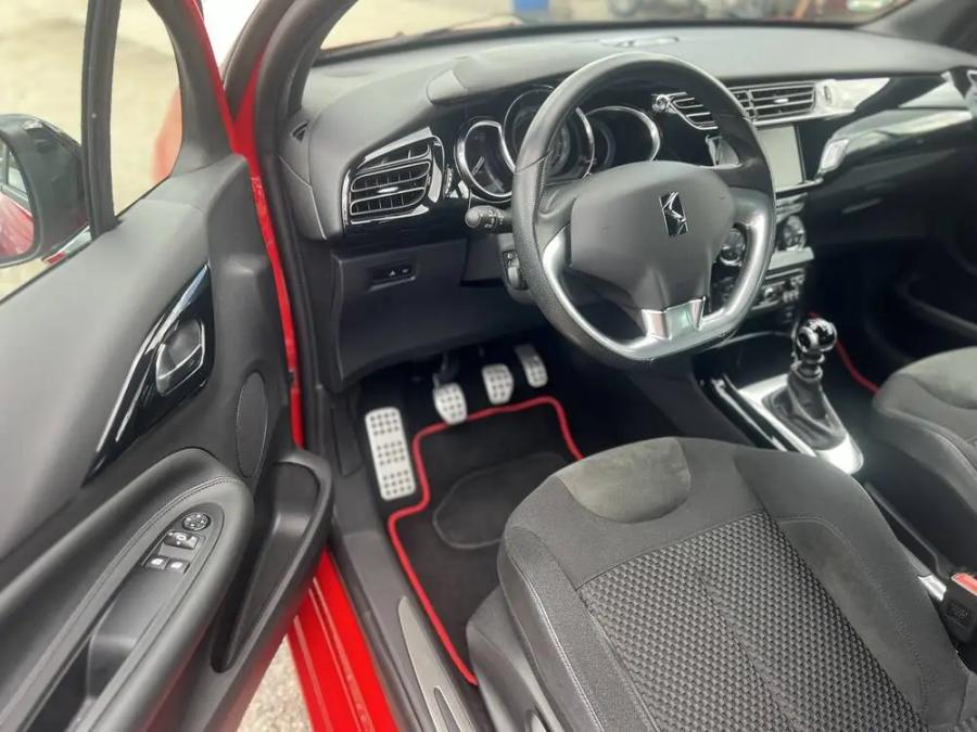 Sarkans Citroen DS 2013 Cēsis, ar dzinēja tilpumu 1.60 L un nobraukumu 209 tūkst. km par 5999 €, foto 11 vietnē AUTOMOTO.COM.LV