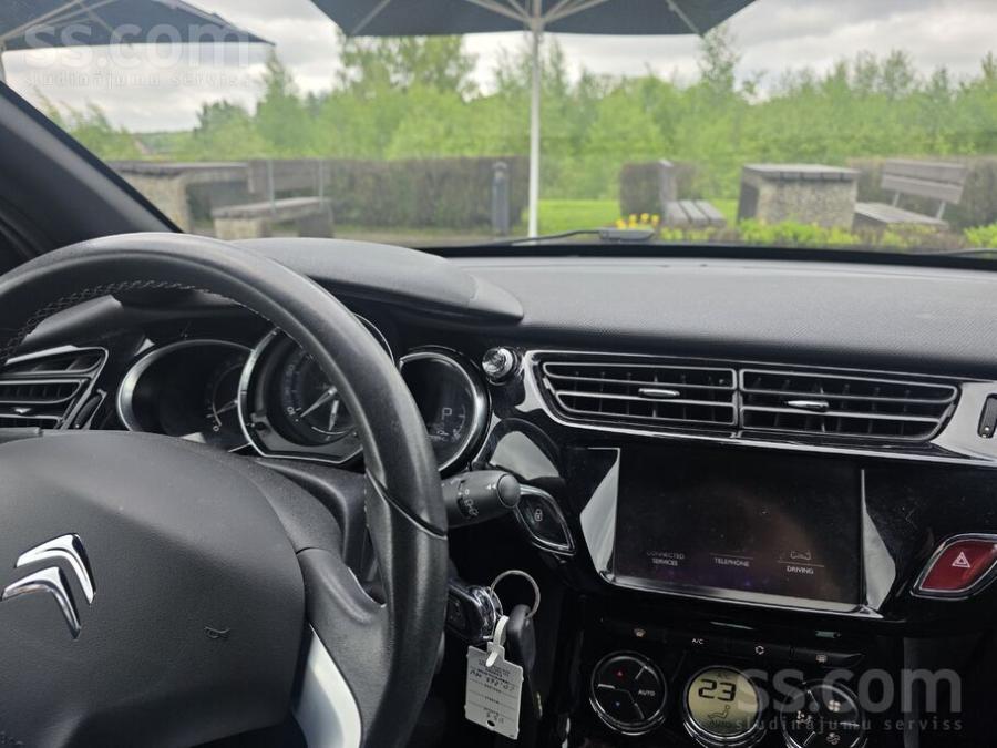 Red Citroen DS 2016 in Ogre, with an engine capacity of 1.20 L and mileage of 108 thousand km for 6277 €, photo 9 on AUTOMOTO.COM.LV