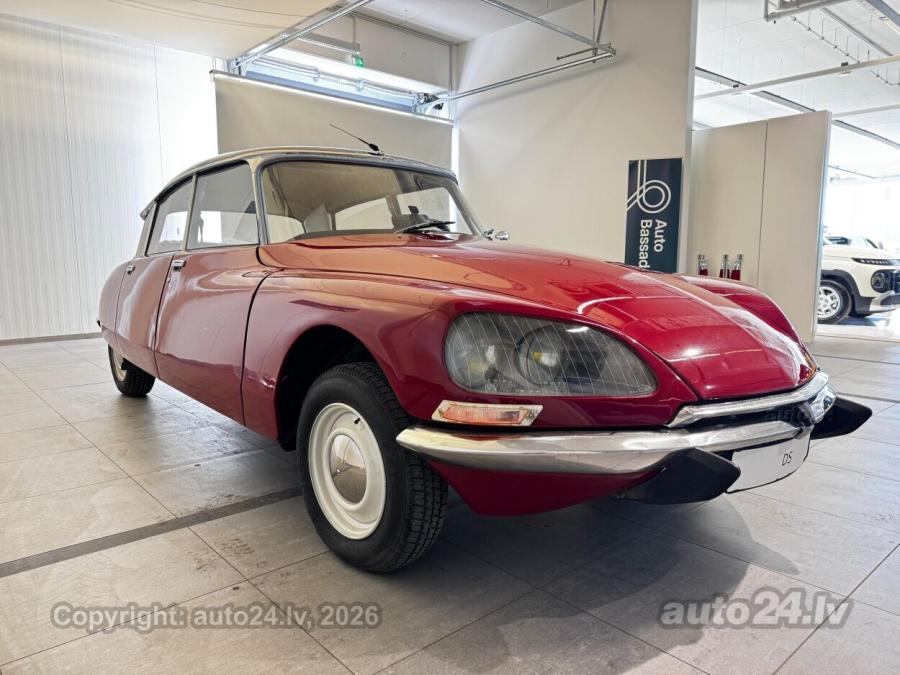 Red Citroen DS 1972 in Tallinn, with an engine capacity of 2.30 L and mileage of 1 thousand km for 14900 €, photo 4 on AUTOMOTO.COM.LV